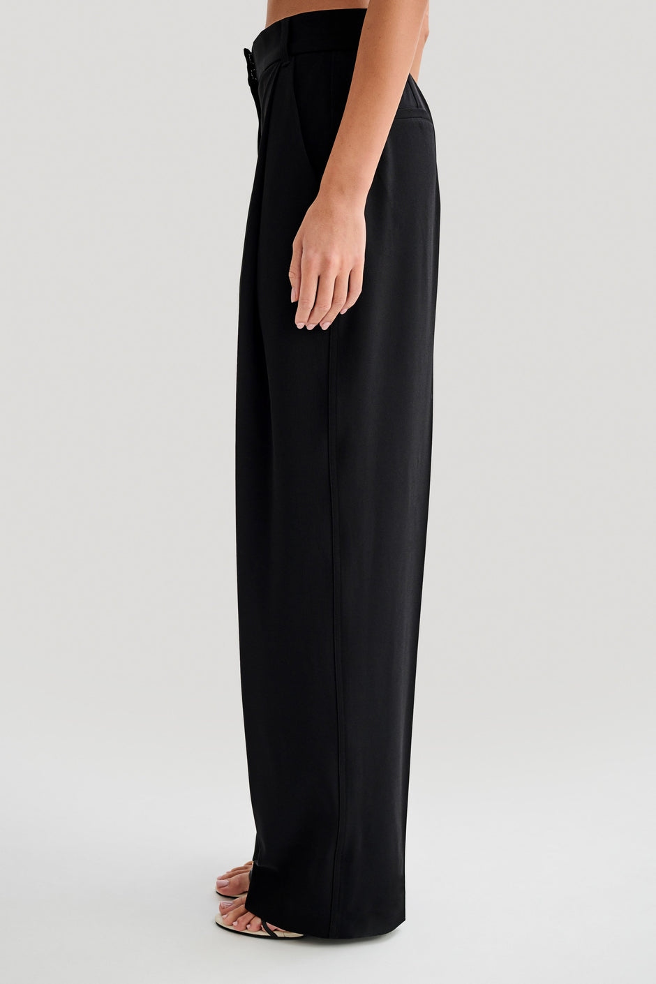 Amelita Suiting Halter Top - Black & MESHKI